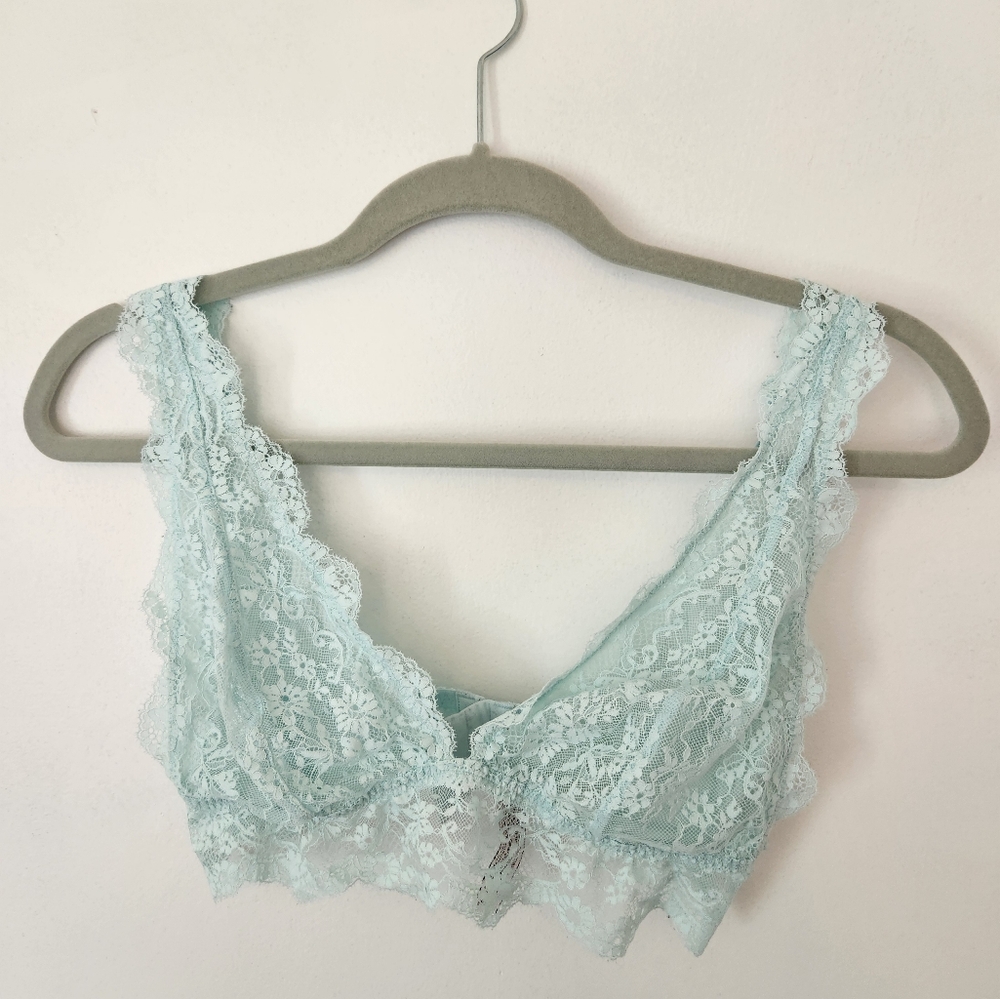 Victoria's Secret Baby Blue Lace Bralette Size L - Gem
